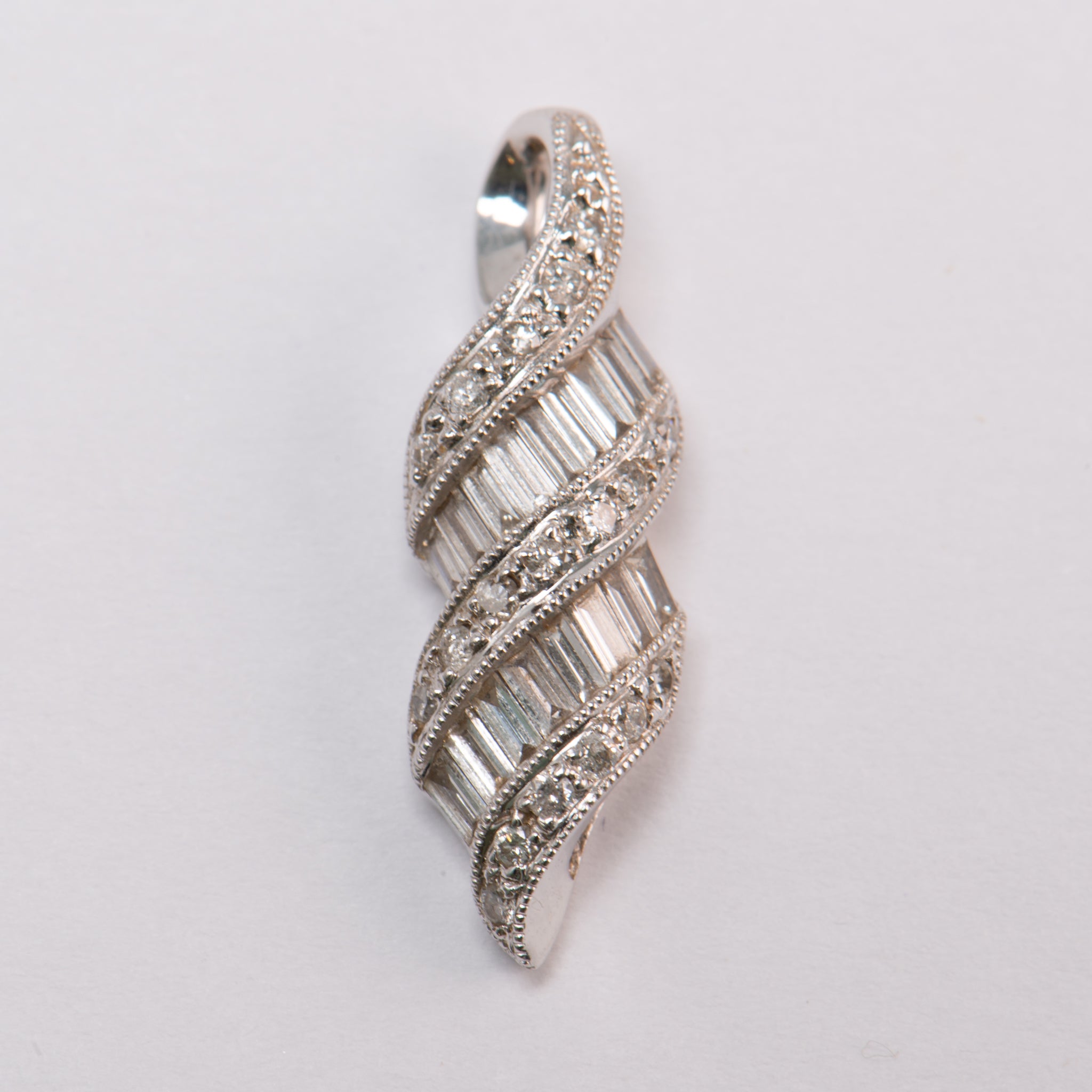 Timanttiriipus 0.39ct | Valkokulta