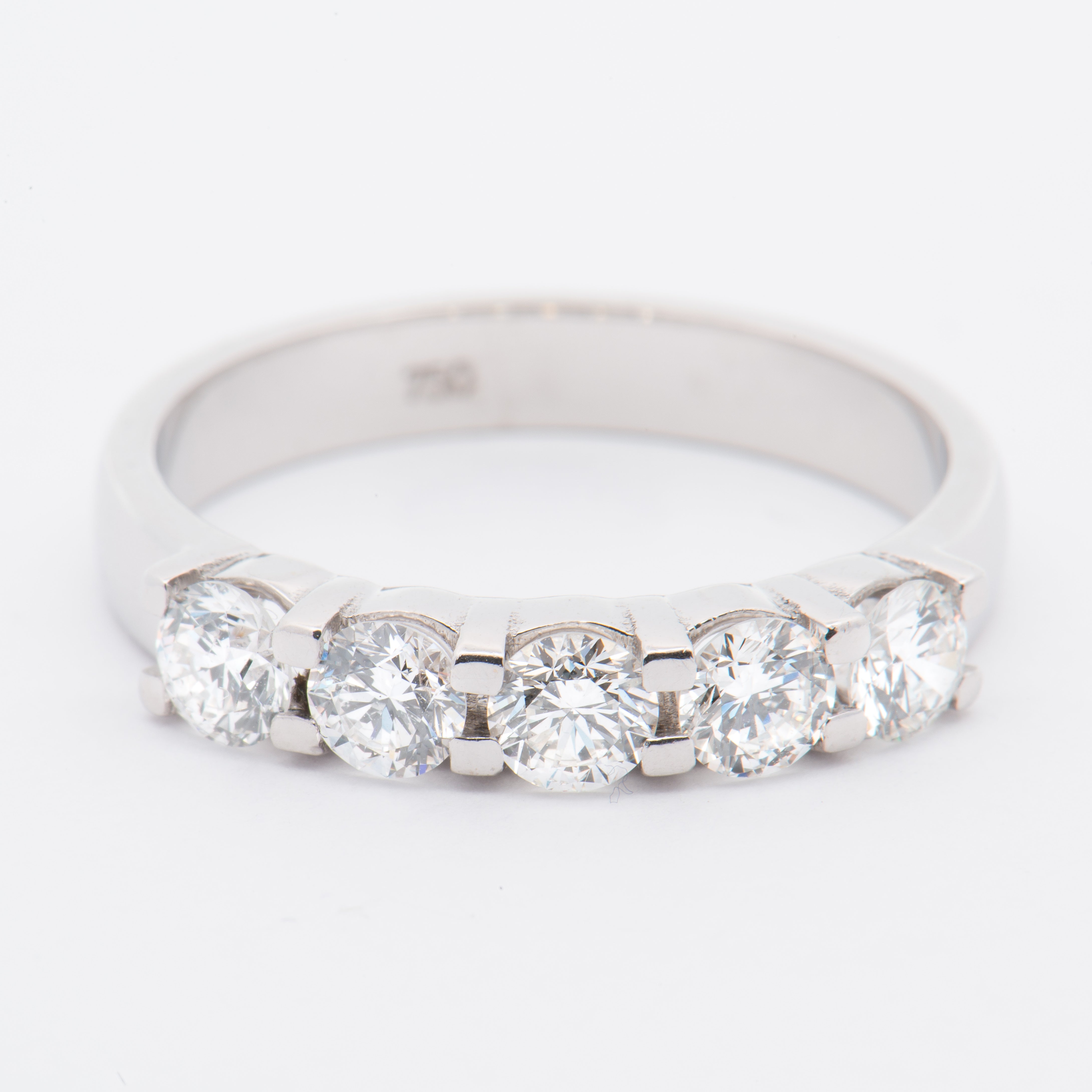Timanttisormus 1.00ct | Valkokulta